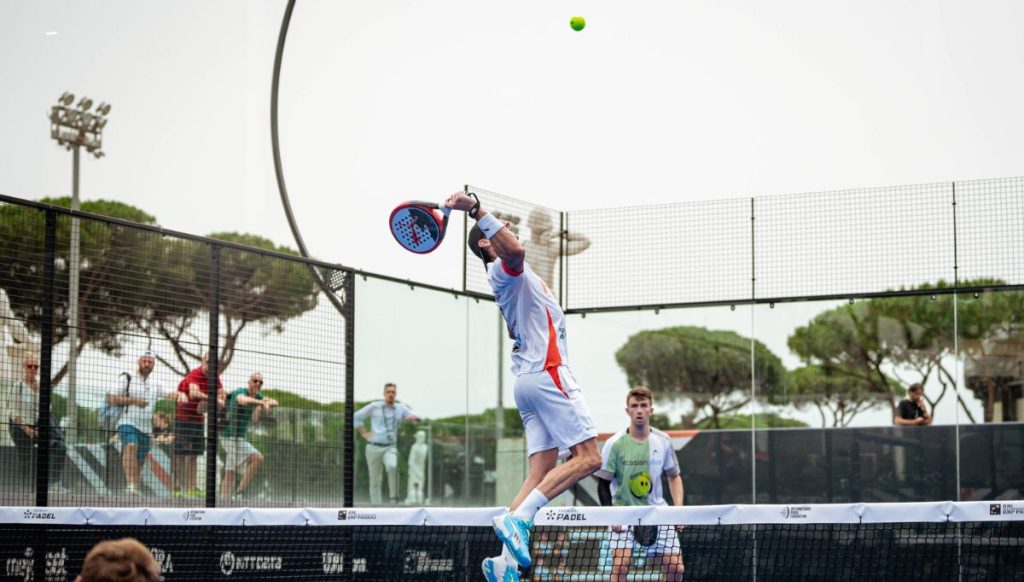 El remate por 4 metros en pádel: claves para hacerlo bien