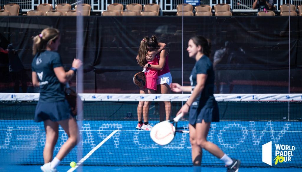 Jessica Castelló y Claudia Jensen eliminan a las número 1 en Chile